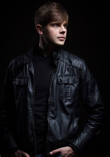 iFLYER: Syn Cole - DJ