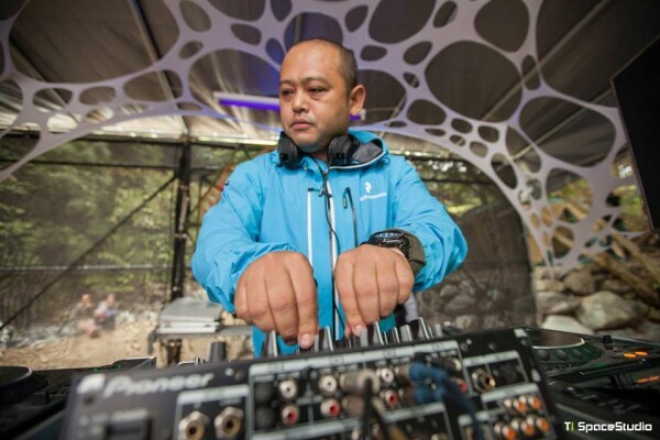 iFLYER: TAKU - DJ