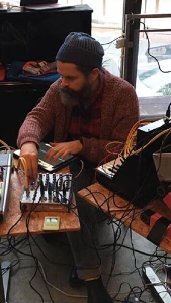iFLYER: Andy Couzens - LIVE