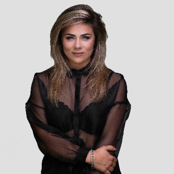 iFLYER: Laura van Dam / AIZY - DJ