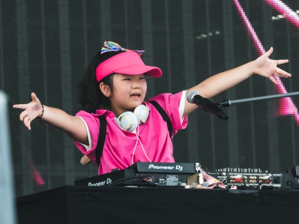 iFLYER: DJ Skullnicole - DJ