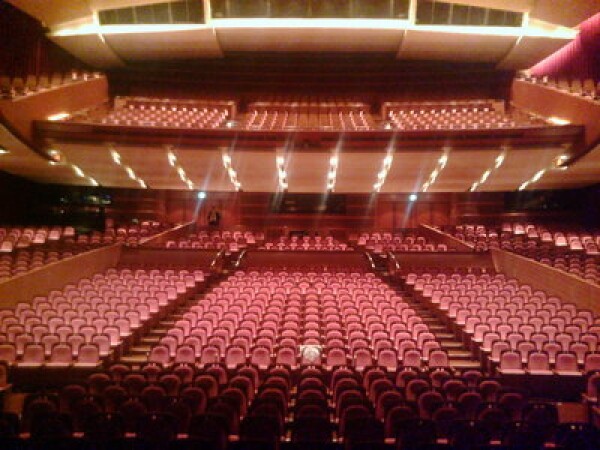 iFLYER: NHK大阪ホール - Osaka concert_hall