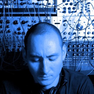 iFLYER: Richard Devine - LIVE