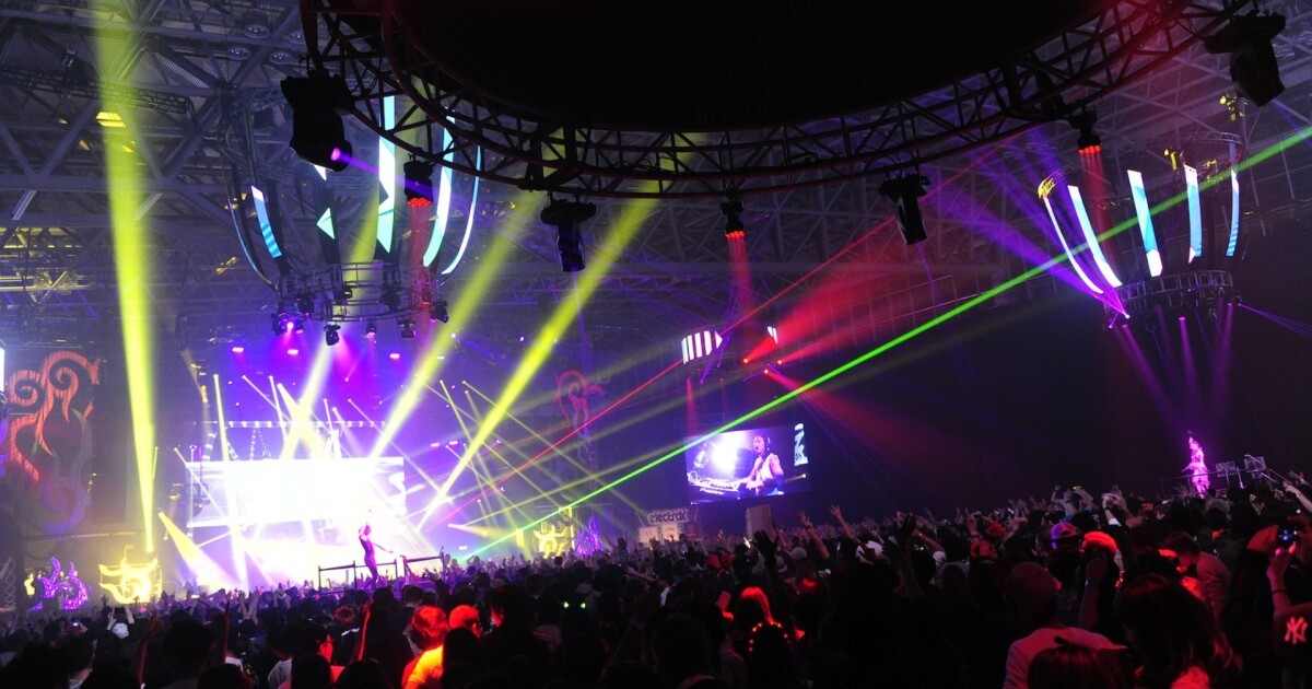 iFLYER: レポート：EDMフェス「electrox」で豪華DJが集結！