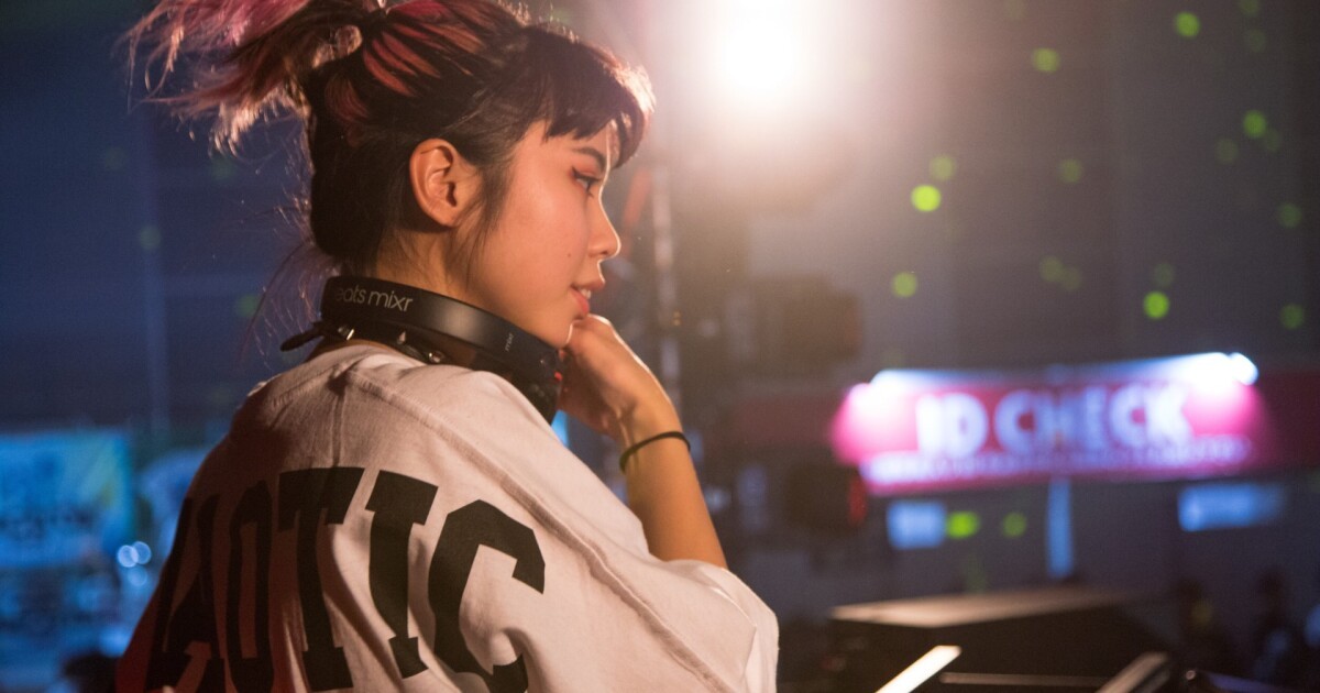 iFLYER: electrox史上最年少で出演したDJ moeがアフタームービーを公開！mijaとのインタビュー音源をオンエア！