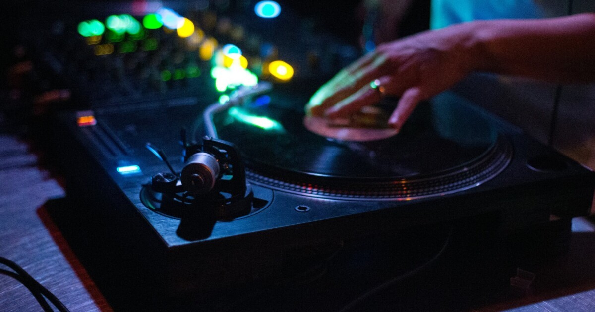 iFLYER: アメリカの「DJ TIMES」が2018年のベスト DJ を発表！1位を手にしたのは...？