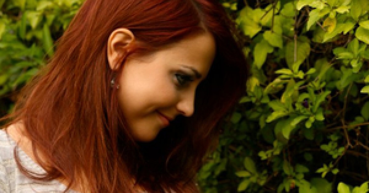 iFLYER: Elle Vee - LIVE