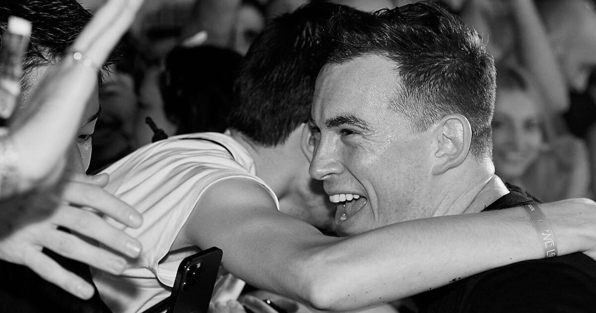 iFLYER: Hardwell（ハードウェル）、今週金曜9月9日に正式リリースされる最新アルバム『REBELS NEVER DIE』の ...